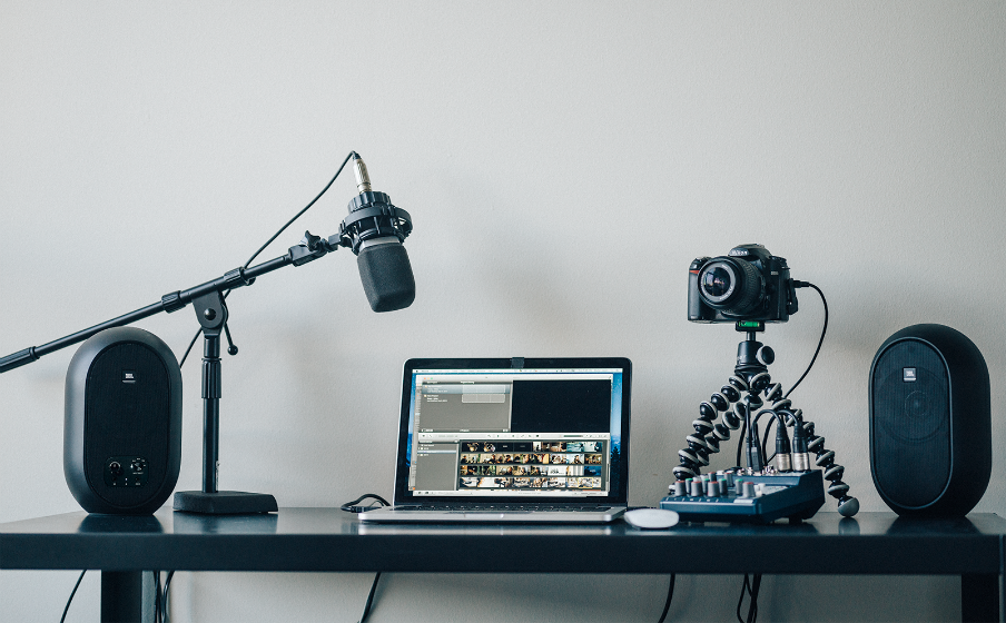 JBL 104-BT (Pair) | Compact Desktop Reference Monitors with Bluetooth